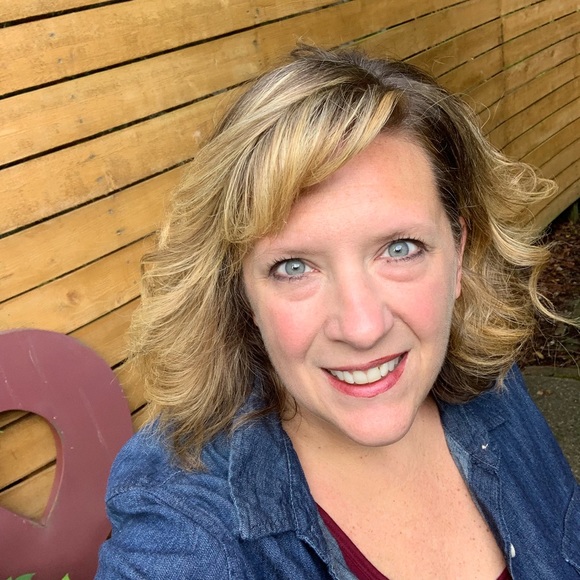 Angie's Closet (@angiecfreeman) | Poshmark